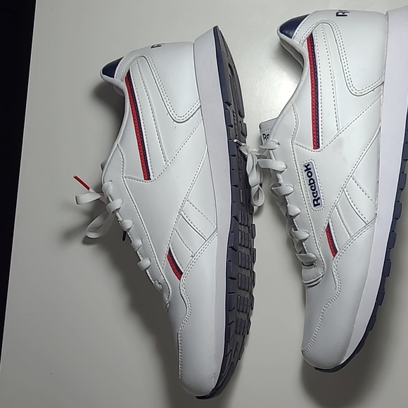 Reebok | Shoes | Reebok Mans Whiteblue Red Stripesize2 12 No Tags A ...